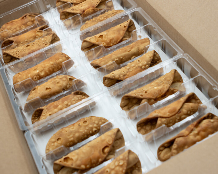 Wholesale Cannoli & Bulk Pastries: Bulk Cannoli & Cannoli Shells